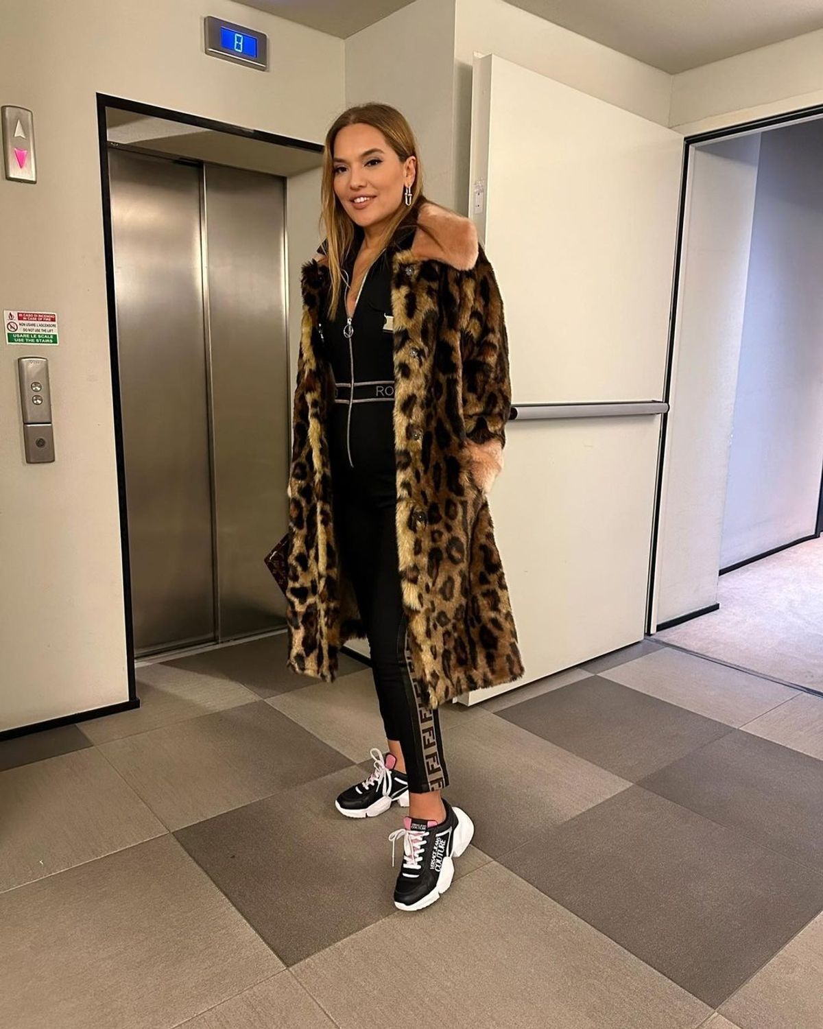 Demet Akalın, Kanada Konsolosluğu'na seslendi