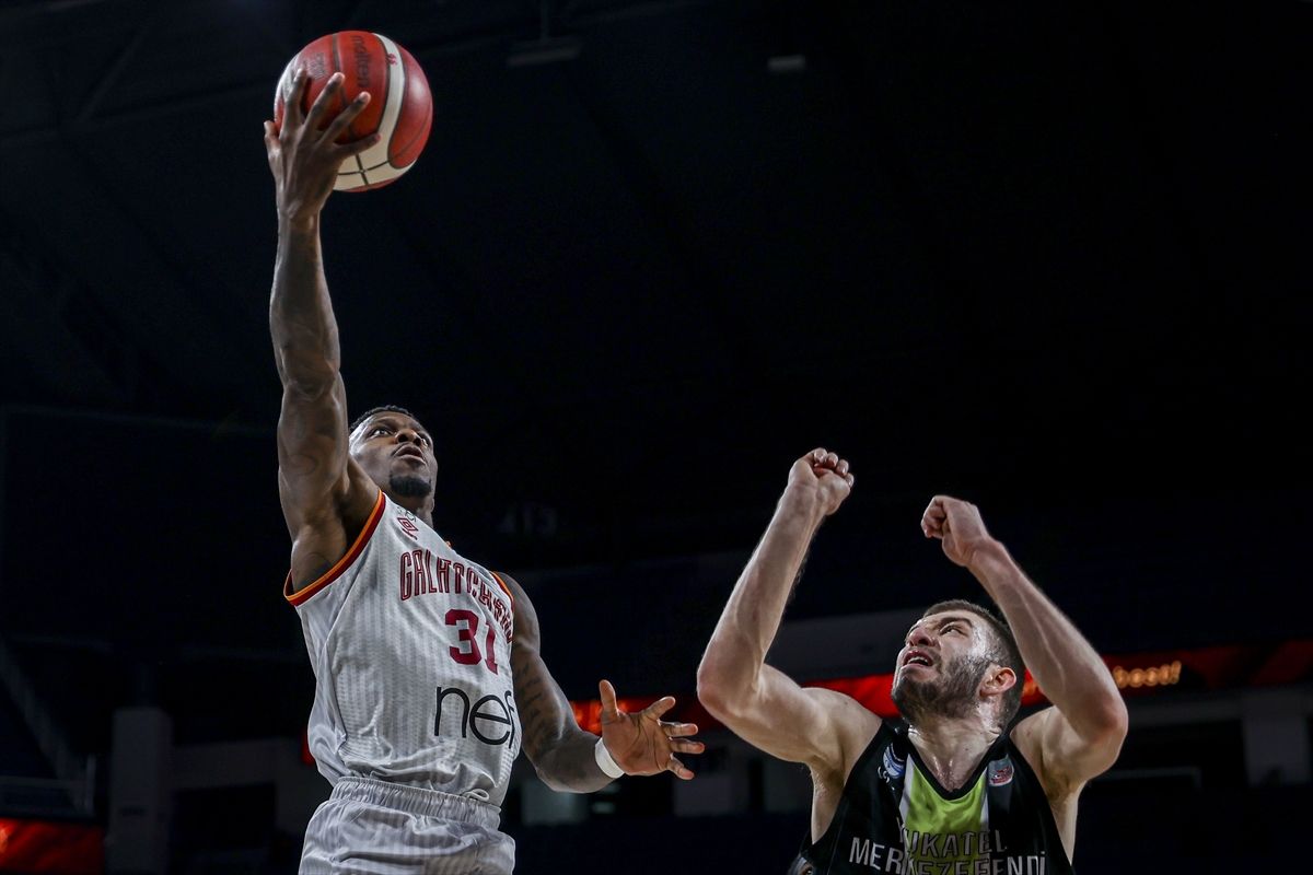 Galatasaray'a Dylan Ennis'den iyi haber