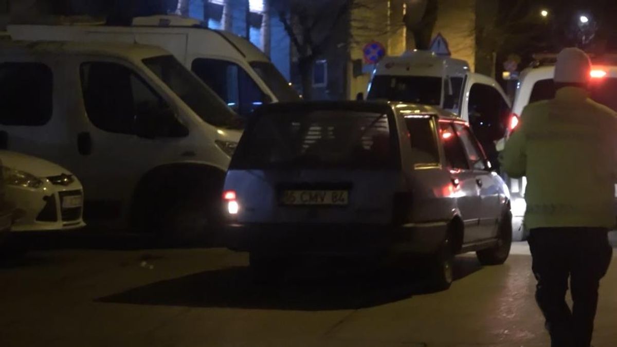 Bursa'da alkollü sürücü polisi görünce kaçtı Bursa'da alkollü sürücü polisi görünce kaçtı