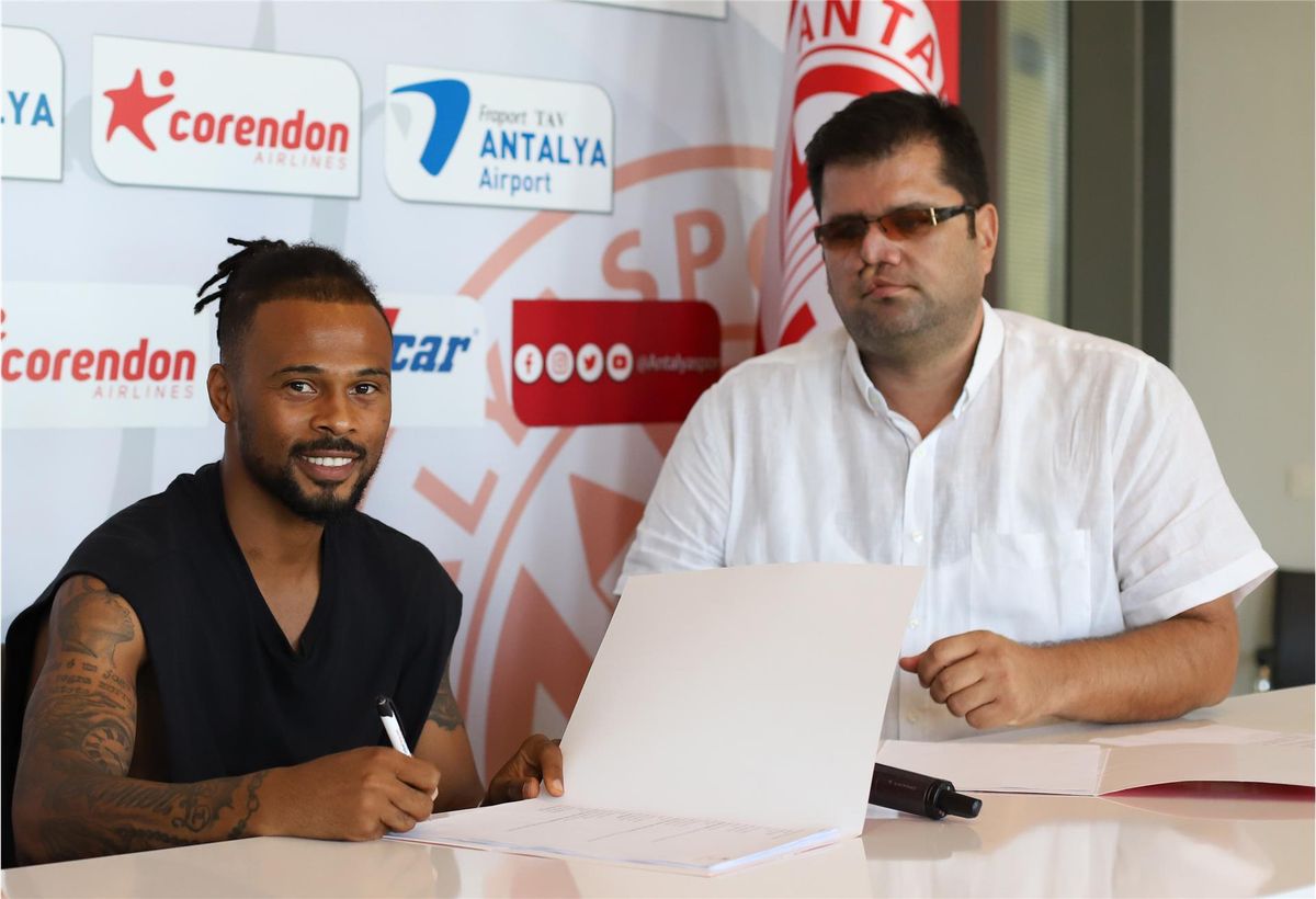 Hataysporlu Ruben Ribeiro, deprem anında pencereden atladı