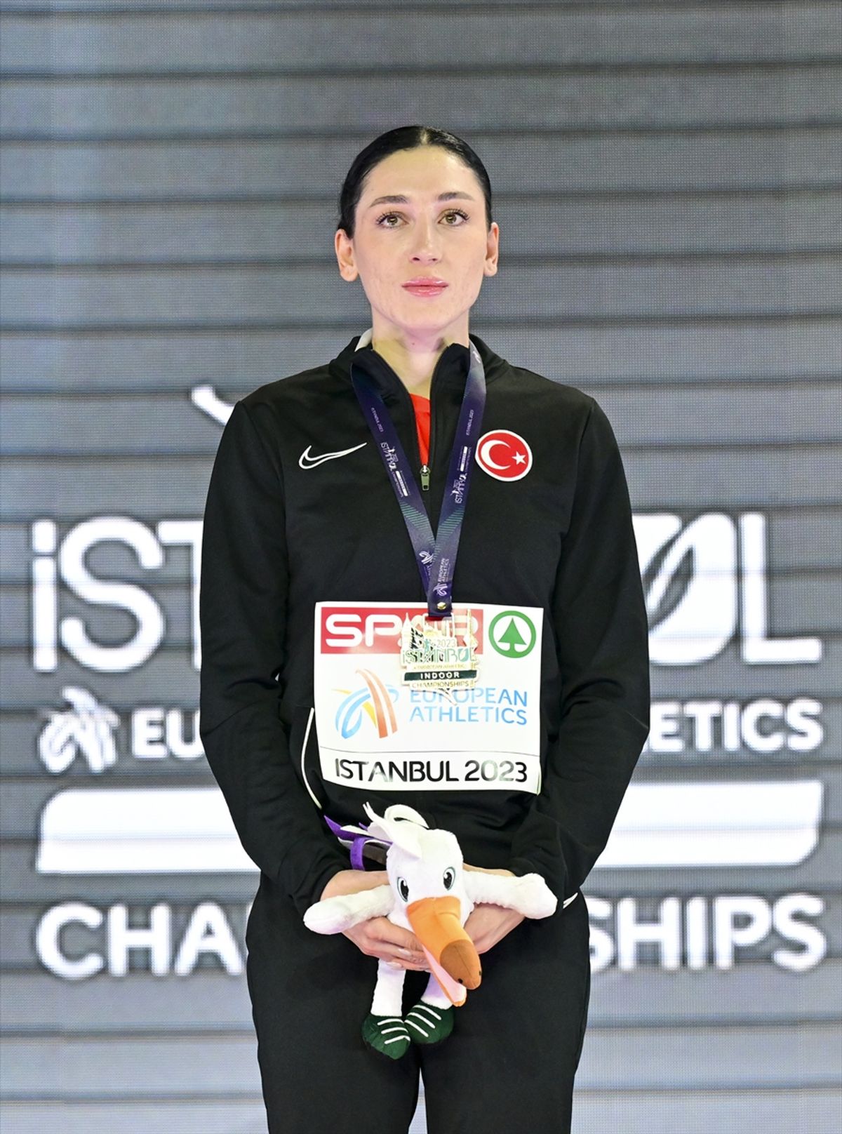 Tuğba Danışmaz, altın madalyasını aldı