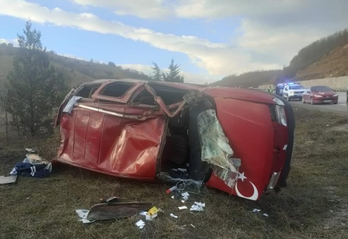 Samsun'da takla atan otomobilin sürücüsü yaralandı Samsun'da takla atan otomobilin sürücüsü yaralandı