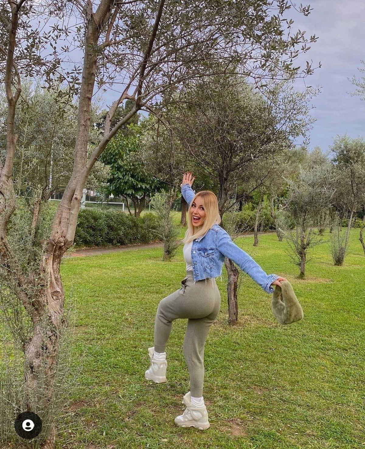 Hande Sarıoğlu, Hakan Akkaya ile yaptığı kavgayı anlattı