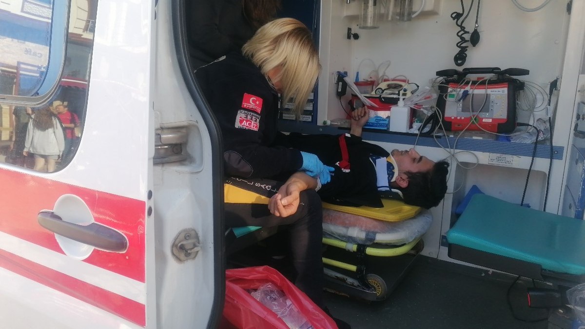 Antalya'da sokak köpeği kazaya neden oldu Antalya'da sokak köpeği kazaya neden oldu