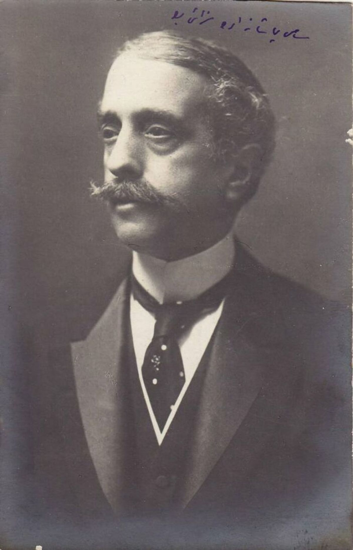 Realist öykücülüğüyle bilinen, Batılı anlamda eserler veren yazar ...