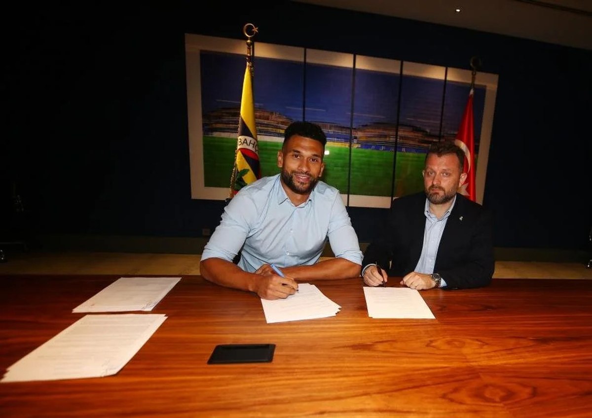 Caulker'dan Fenerbahçe taraftarını kızdıracak sözler: Galatasaray daha ... Caulker'dan Fenerbahçe taraftarını kızdıracak sözler: Galatasaray daha ...