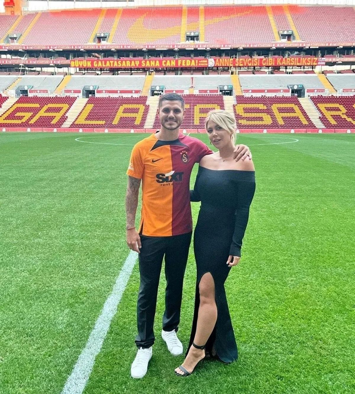 Icardi'nin eşi Wanda Nara'dan Galatasaray'da kalma sinyali
