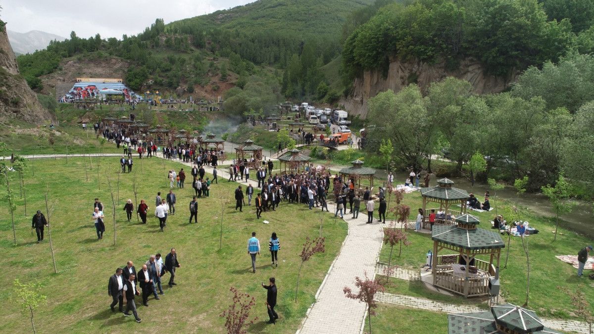Terör örgütü PKK'nın temizlendiği Bitlis Tatvan'da Doğu'nun en büyük ...