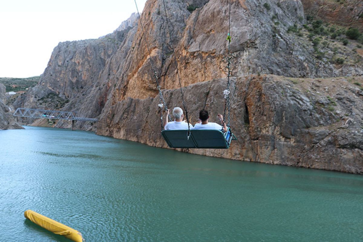 Erzincan'da adrenalin tutkunlarının vazgeçilmez rotası: Karanlık Kanyon