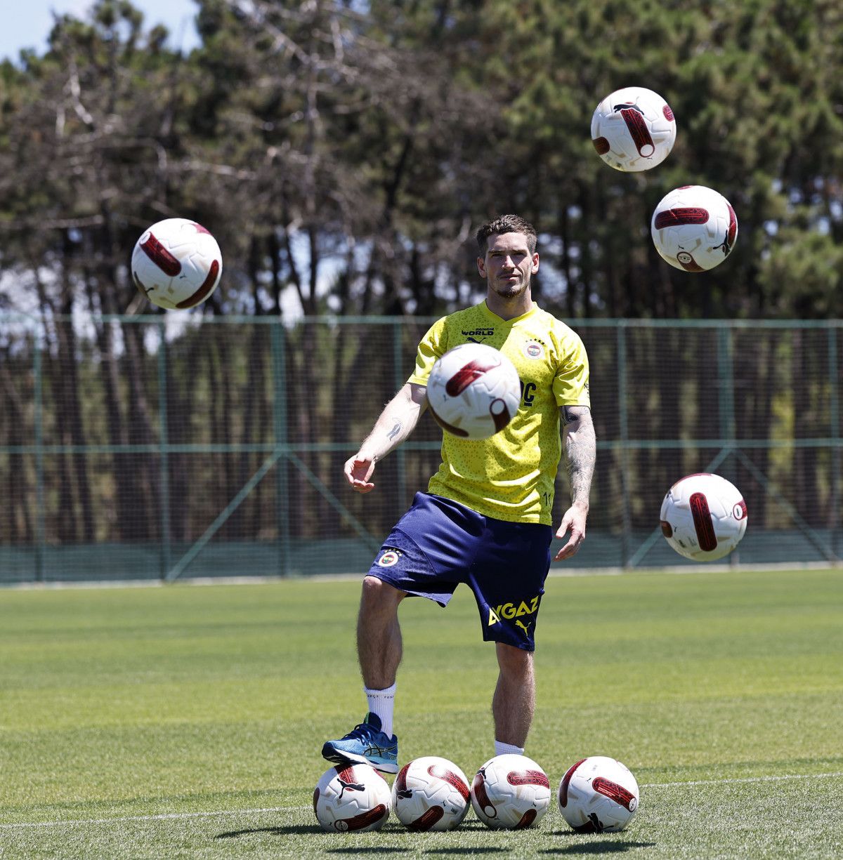 Ryan Kent: Şampiyonluk kazanmak için uğraşan bir takıma gelmek istedim