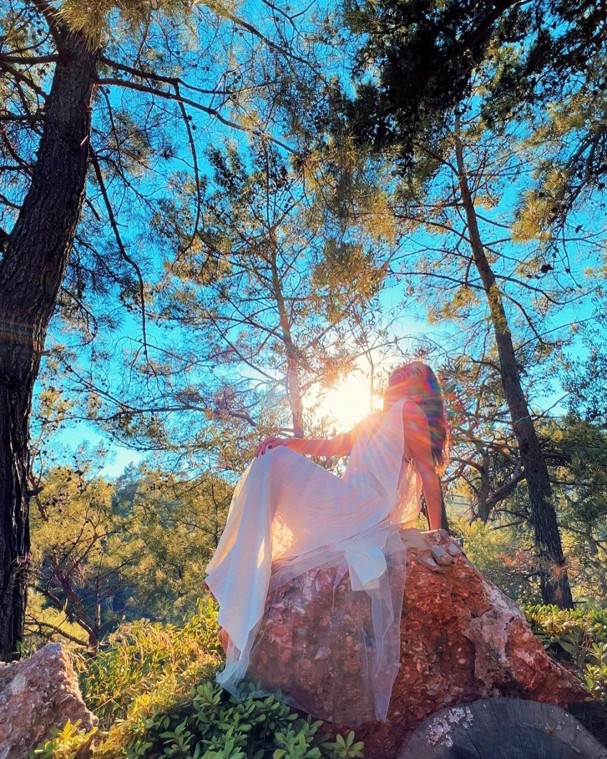 Yalı Çapkını'nın Suna'sı Beril Pozam'dan yeni pozlar! Beyazlar içinde ...