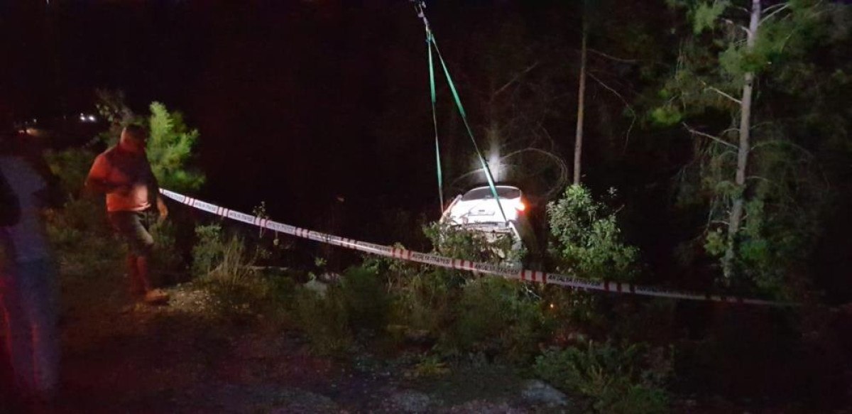 Antalya'da duman tüten araçtan bir gencin cesedi çıktı Antalya'da duman tüten araçtan bir gencin cesedi çıktı