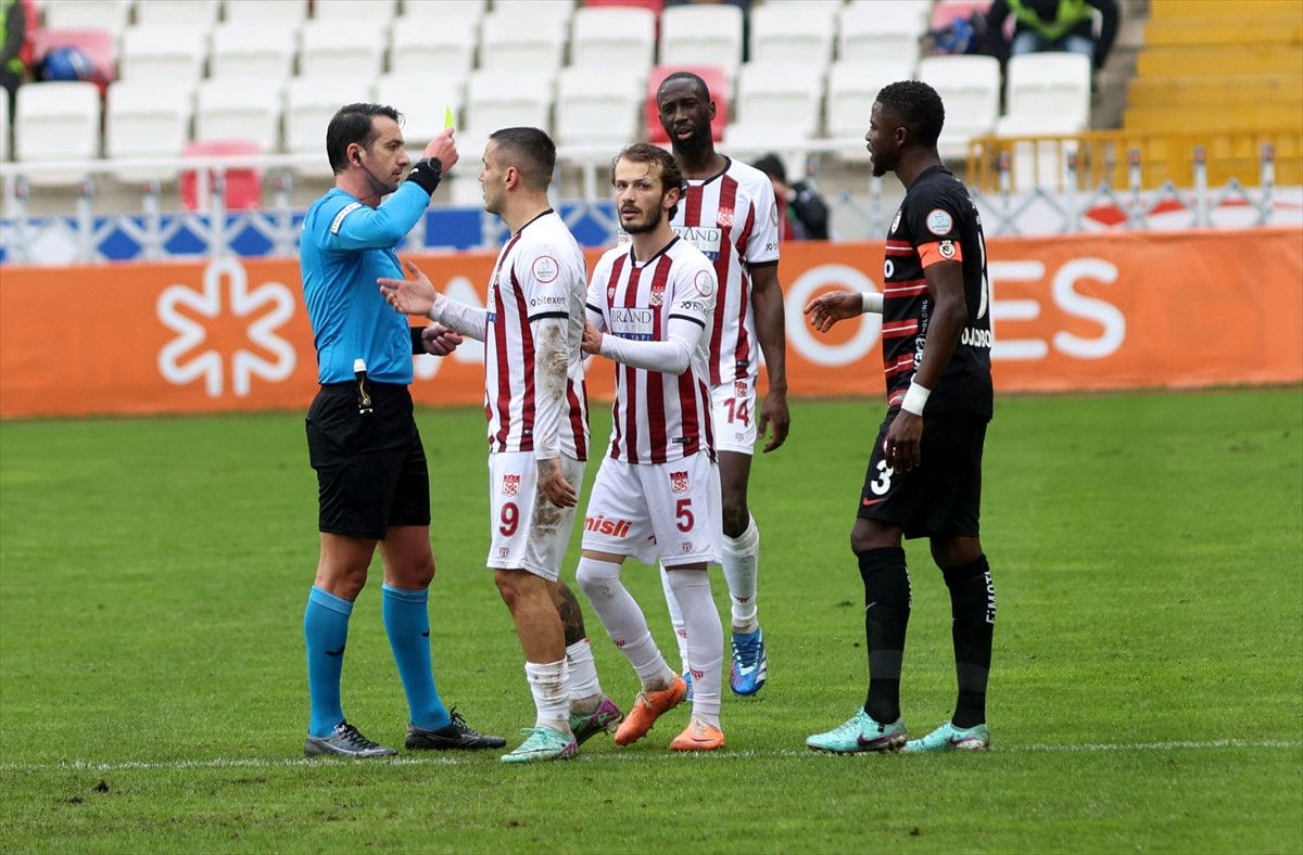 Sivasspor - Gaziantep FK maçında kazanan yok