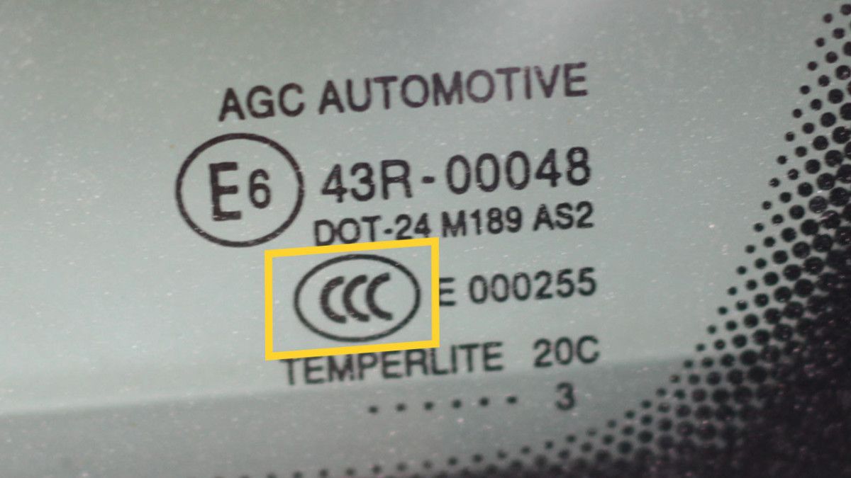 Araba camlarında bulunan bu kodlar bakın ne işe yarıyormuş…