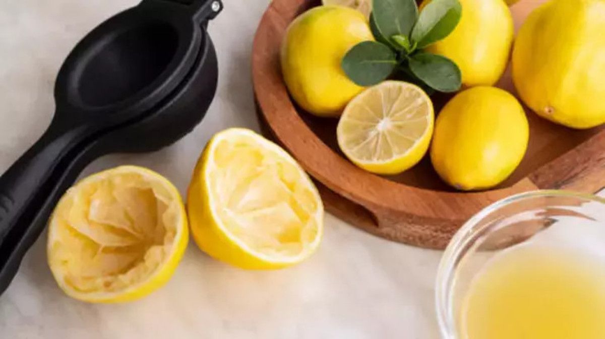 Evde limonu olan denesin! Kabuklar değerleniyor, kaynatıp içene o dert ...