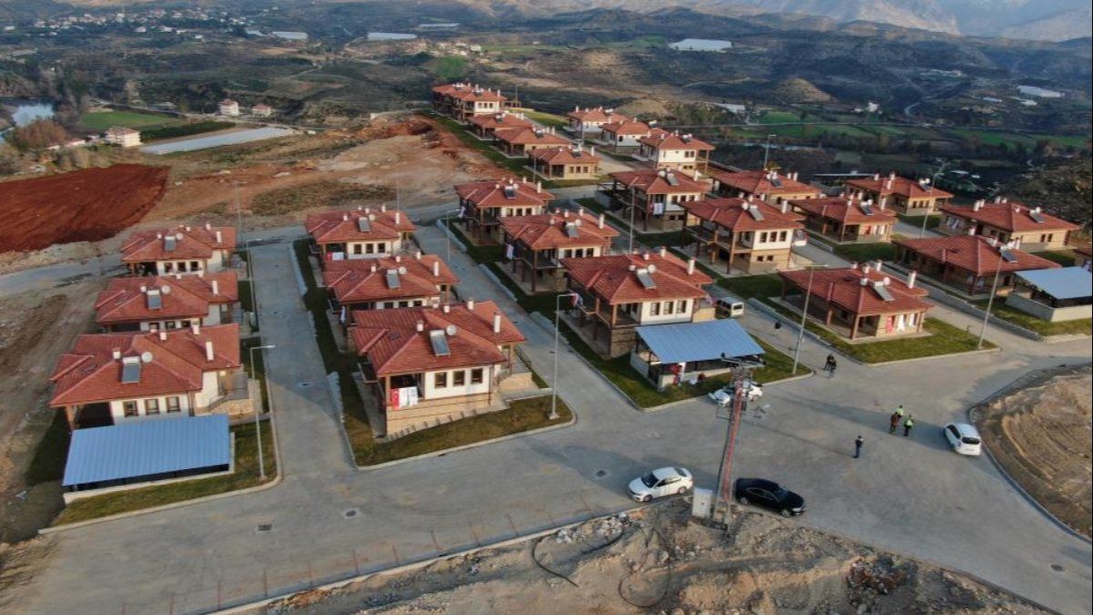 Manavgat yangını sonrası yeni konutlar inşa edildi - En Son Haber