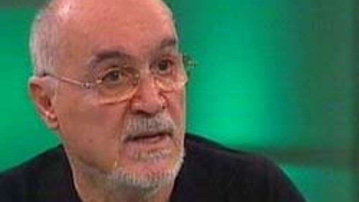 Hıncal Uluç'tan Nazlı Ilıcak'a gönderme