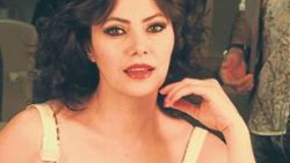 Mehtap Bayri'nin dekolteleri