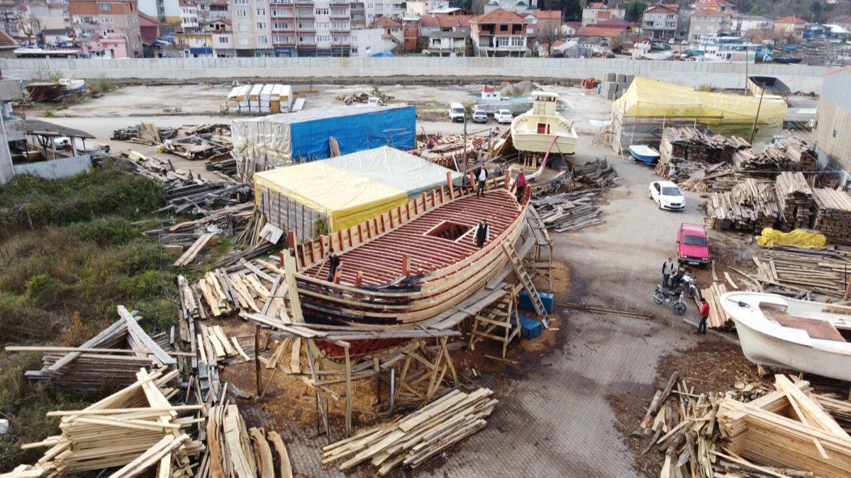 Bartın'da 50 yıl aradan sonra çektirme tekne yapımına başlandı Bartın'da 50 yıl aradan sonra çektirme tekne yapımına başlandı