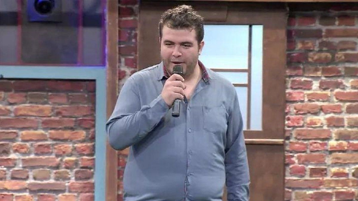 Çok Güzel Hareketler'in yıldızı Safa Sarı sessiz sedasız evlendi! Eşine ...