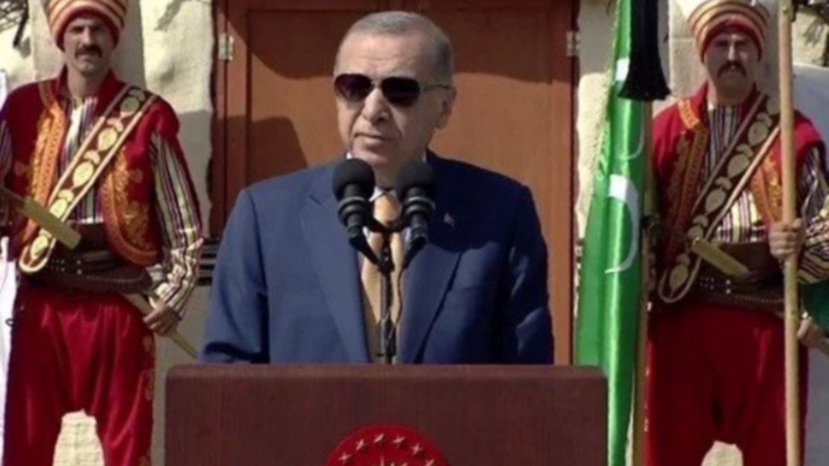 Cumhurbaşkanı Erdoğan: Kimse salavattan, duadan, tekbirden rahatsız olmasın Cumhurbaşkanı Erdoğan: Kimse salavattan, duadan, tekbirden rahatsız olmasın