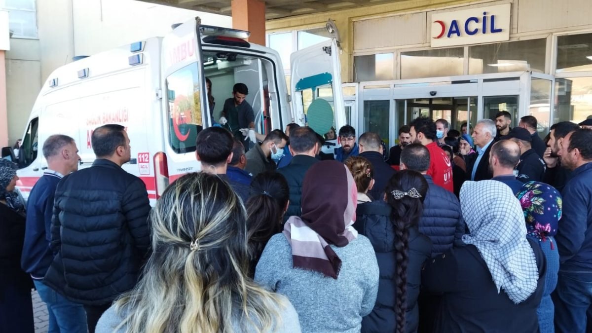 Hakkari'de genç kız, 5'inci kattan düştü Hakkari'de genç kız, 5'inci kattan düştü