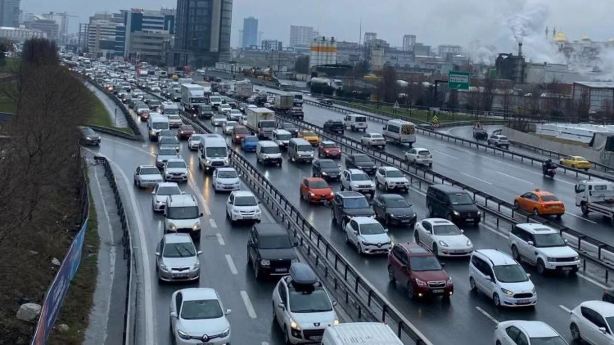İstanbul'da trafik yoğunluğu İstanbul'da trafik yoğunluğu