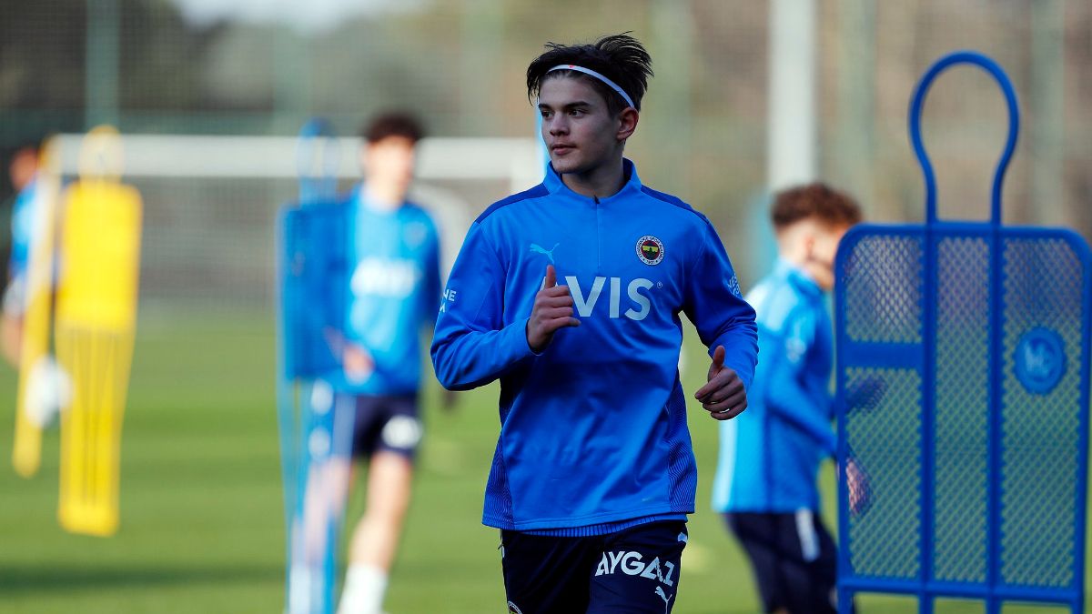 İsak Vural, Fenerbahçe'den ayrıldı