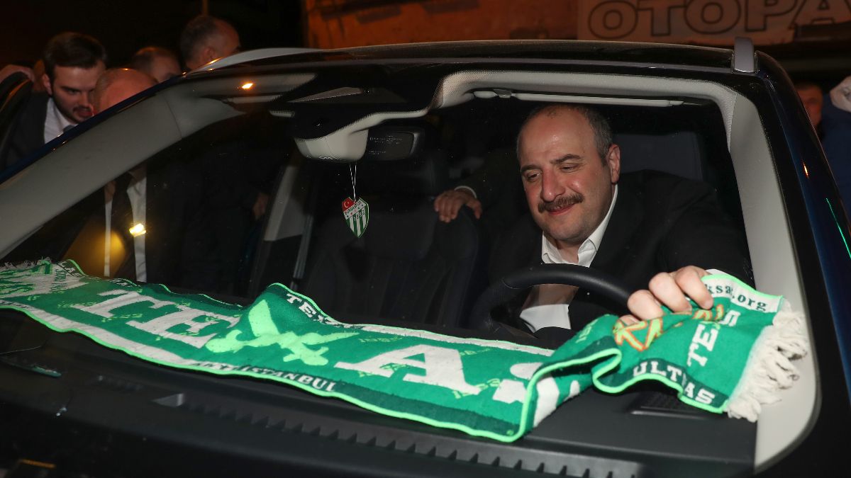 Mustafa Varank Bursa'da sahurda gençlerle buluştu Mustafa Varank Bursa'da sahurda gençlerle buluştu