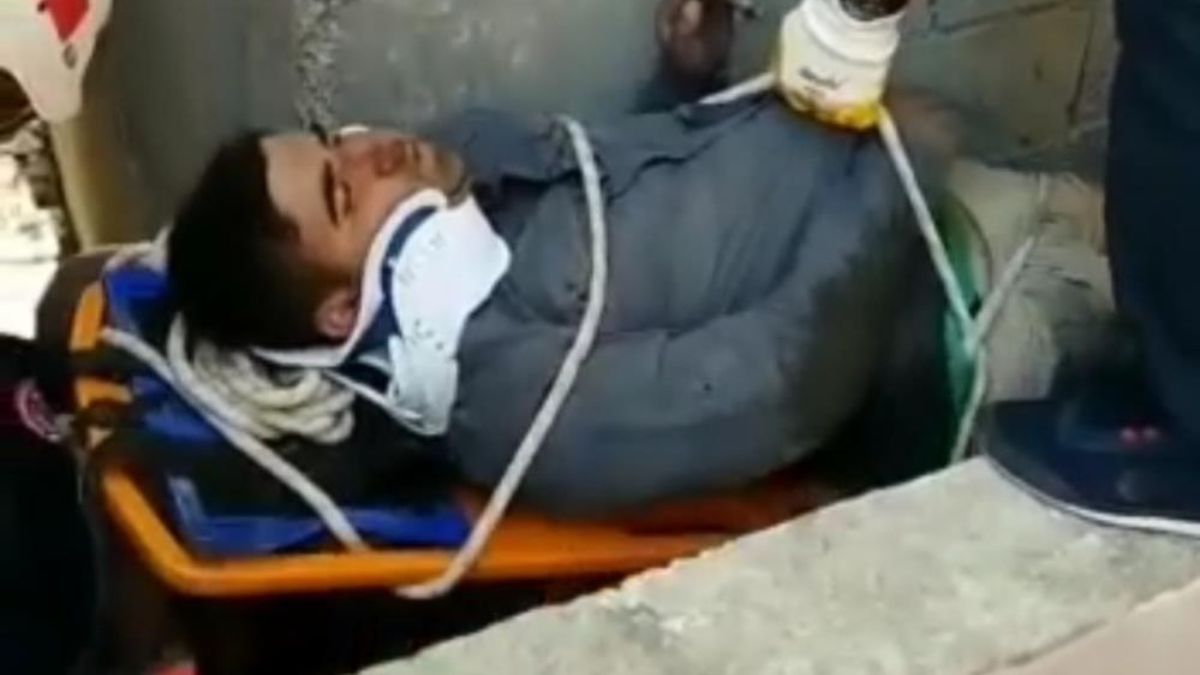 Şanlıurfa'da üçüncü kattan havalandırma boşluğuna düştü Şanlıurfa'da üçüncü kattan havalandırma boşluğuna düştü