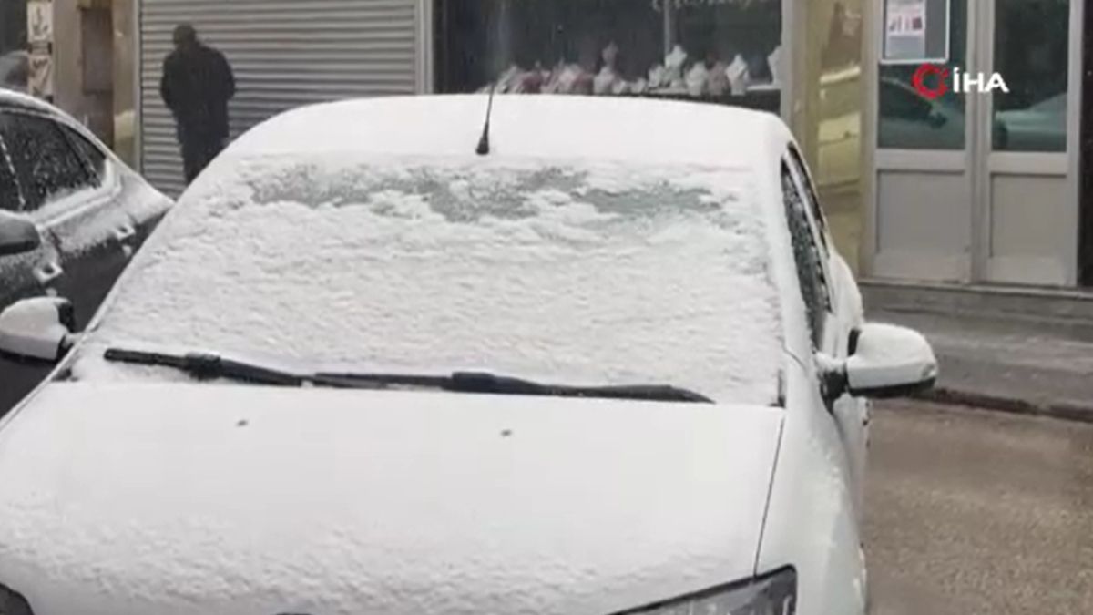 Kars’ta Mayıs ayında kar sürprizi