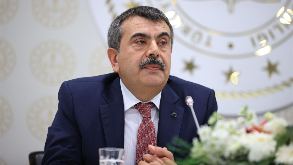 Milli Eğitim Bakanı Yusuf Tekin, okul ziyaretleriyle çalışmalara başladı Milli Eğitim Bakanı Yusuf Tekin, okul ziyaretleriyle çalışmalara başladı