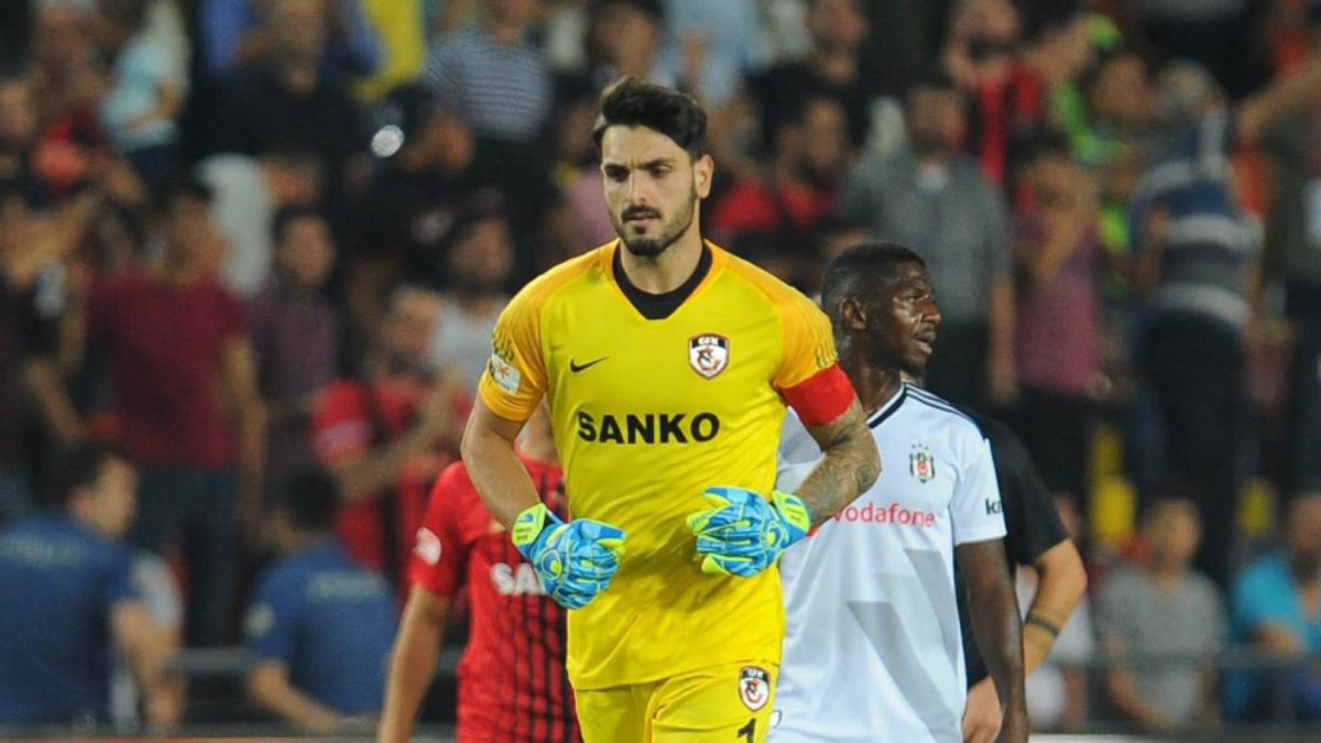 Galatasaray ile anlaşan Günay Güvenç, Gaziantep'e veda etti Galatasaray ile anlaşan Günay Güvenç, Gaziantep'e veda etti