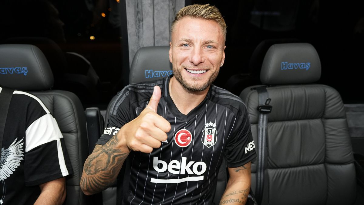 Beşiktaş, İstanbul'a getirdiği Ciro Immobile'ye yeni sezon formasını giydirdi