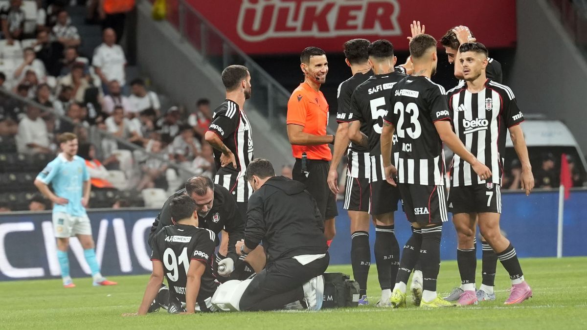 Beşiktaş'ta Mustafa Erhan Hekimoğlu sakatlandı - Ensonhaber