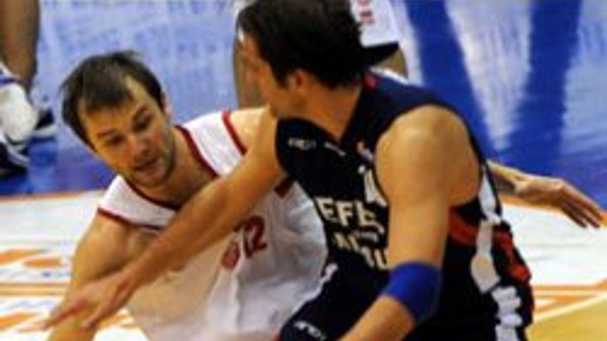 Efes lider tamamladı