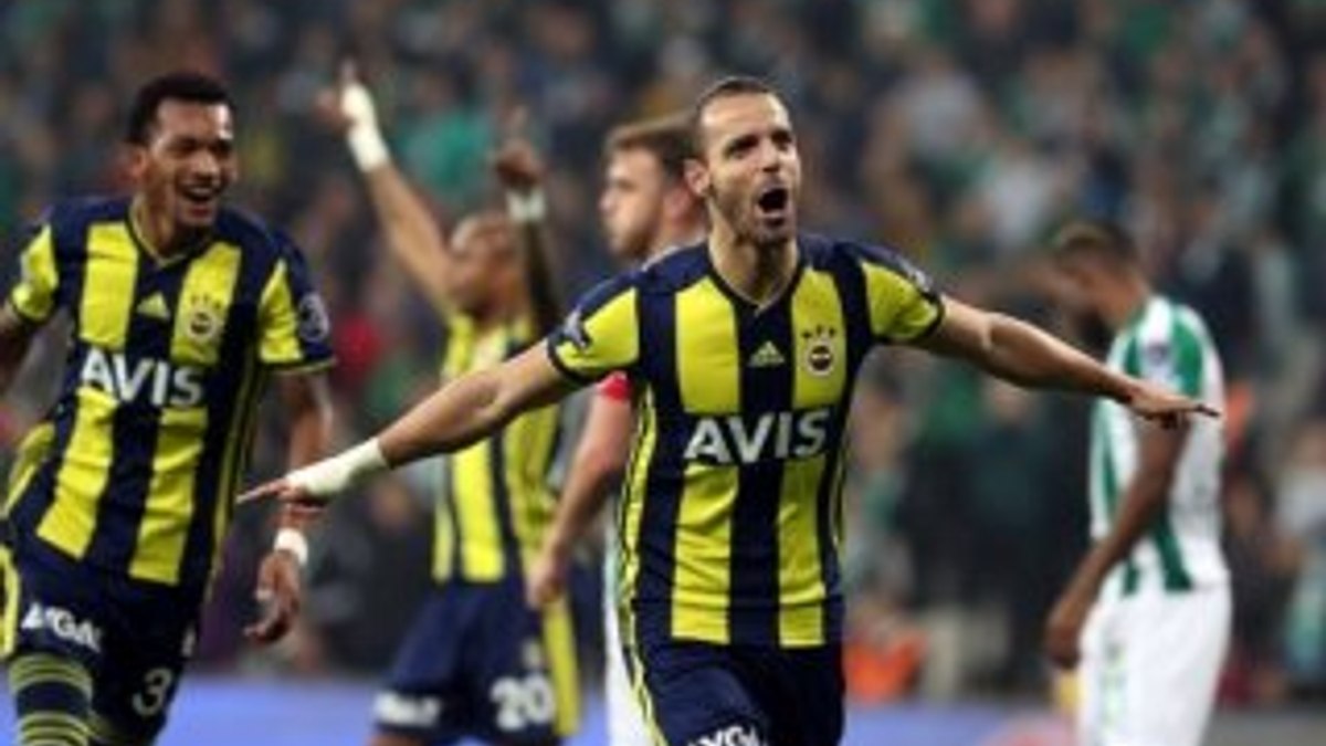 Soldado Fenerbahçe'nin gol yükünü çekiyor Soldado Fenerbahçe'nin gol yükünü çekiyor