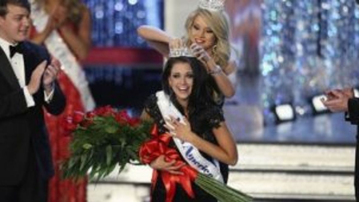 Amerika'nın en güzel kızı Wisconsin Laura Kaeppeler