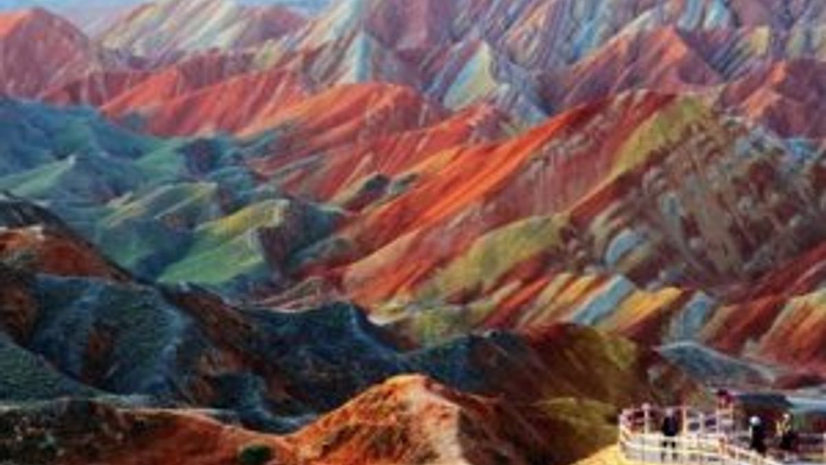 Çin'de bulunan Daşia tepeleri tuval resimleri aratmıyor