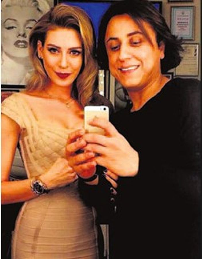 Bakü'de Sinem Kobal hayranlığı