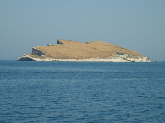 Foça'da Hayırsız Ada olarak bilinen adanın adı değişiyor