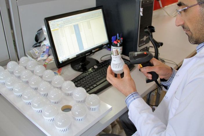 Elazığ'da robot teknolojisiyle led ampul üretilecek