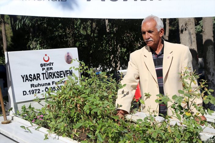 Şehit ailesi 23 yıldır oğullarına hasret bayram geçiriyor