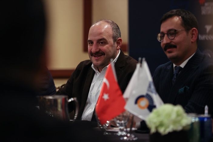 Mustafa Varank ABD'de Türk girişimcilerle buluştu