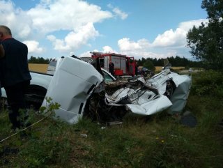 Kocaeli'de otomobil ile kamyonet çarpıştı: 1 yaralı