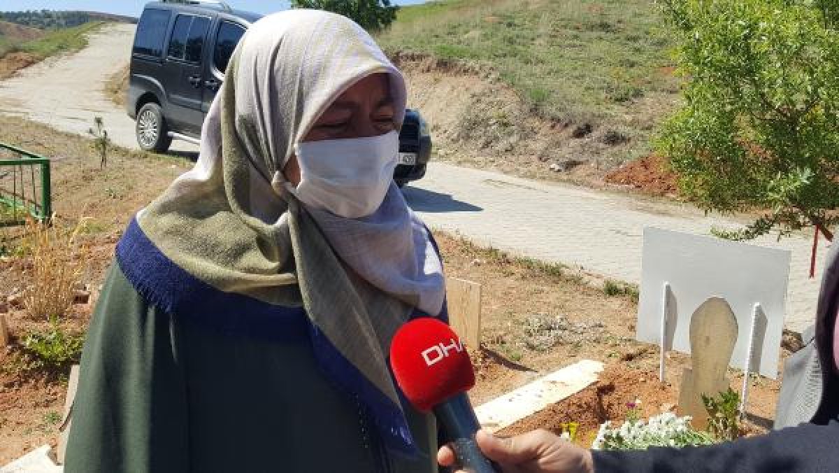 Emine Bulut'un kızı, annesinin mezarını ziyaret etti