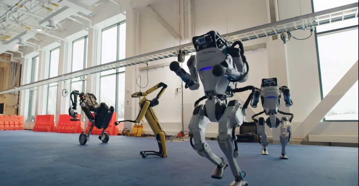 Boston Dynamics robotlarından yeni yıl dansı