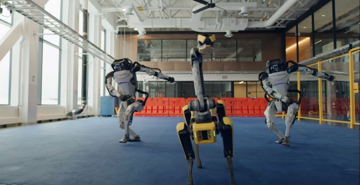 Boston Dynamics robotlarından yeni yıl dansı