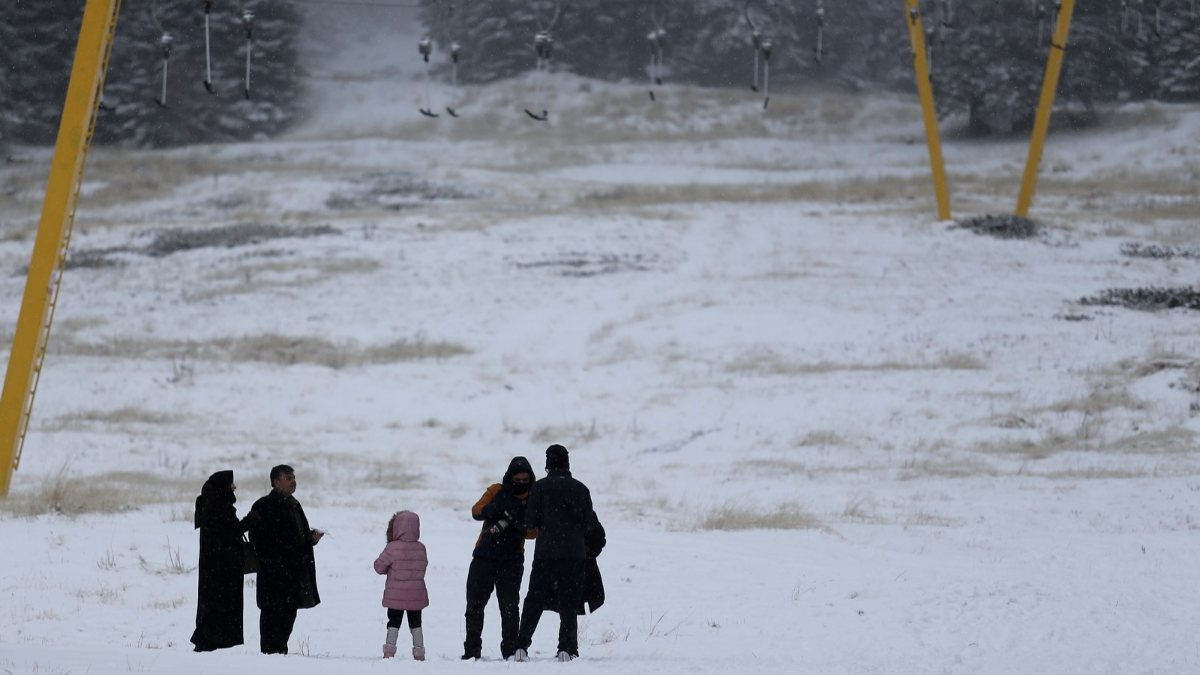 Uludağ yeniden beyaza büründü