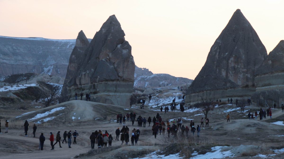 Crowded group danced halay without social distance in Nevşehir – Kimdeyir